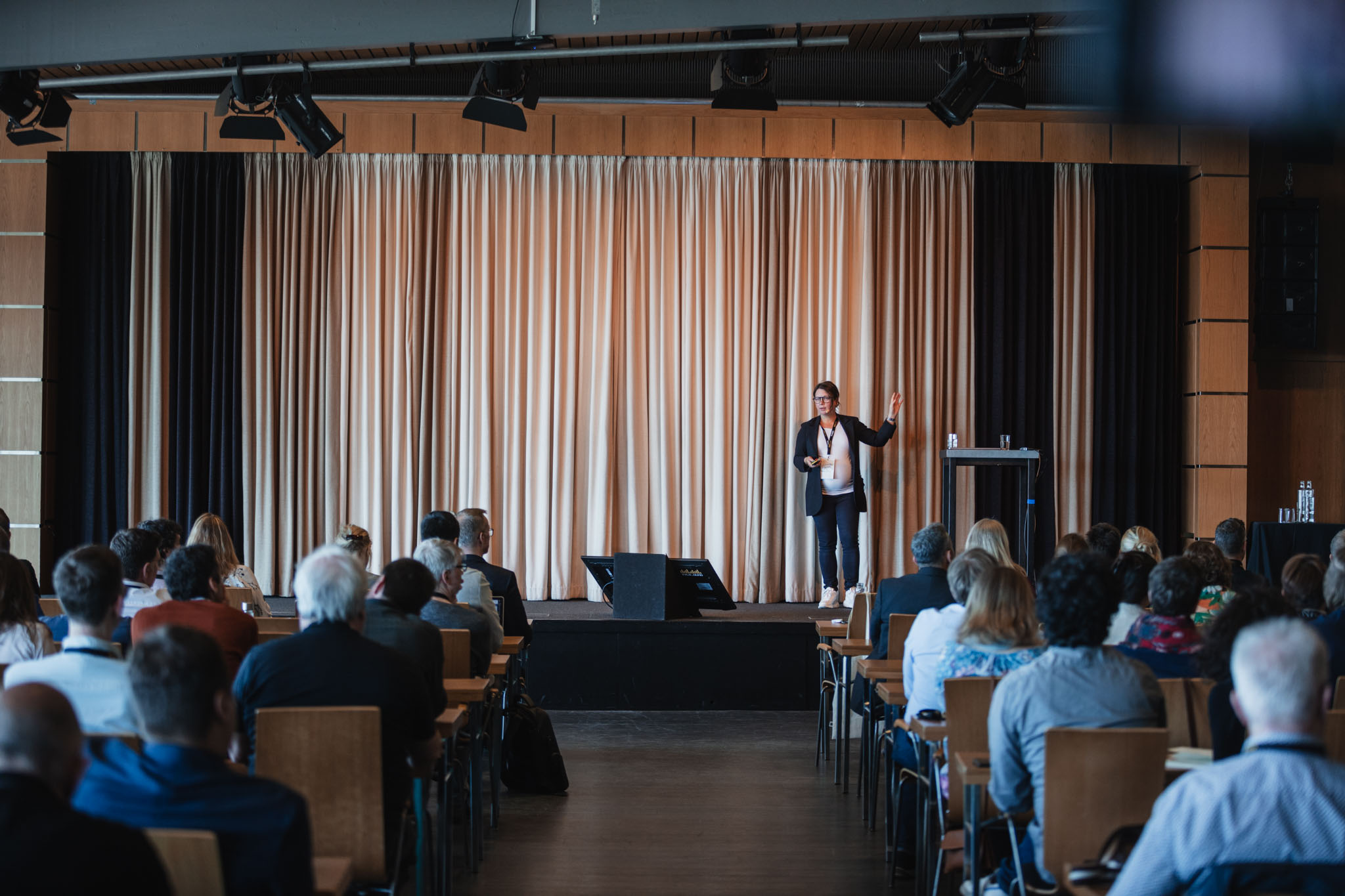 The effect of sound absorbers and diffusers in ordinary rooms